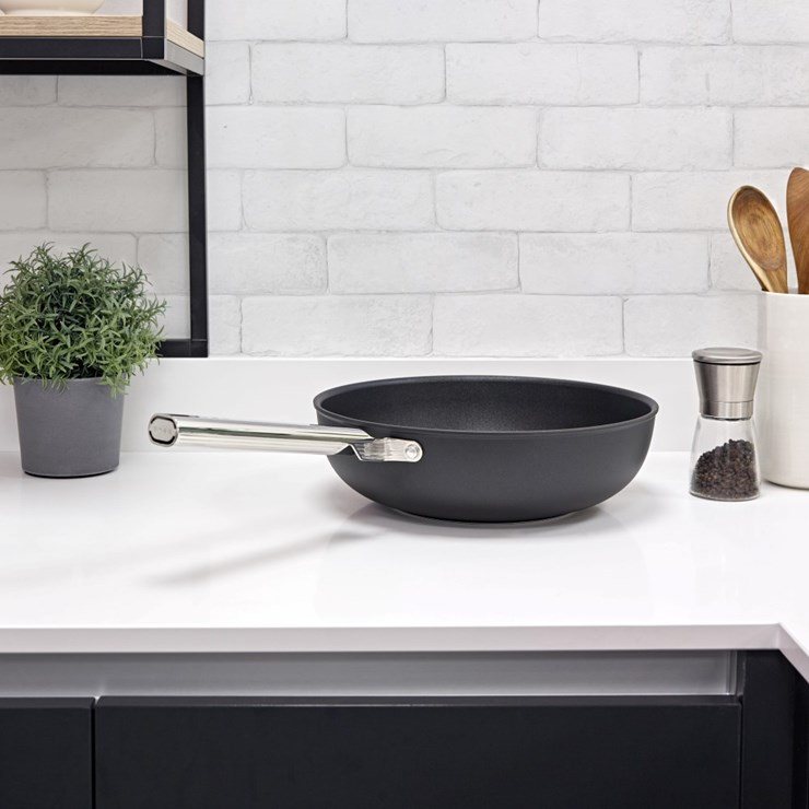 SMEG Wok 30cm | At Portmeirion Online - Portmeirion Online
