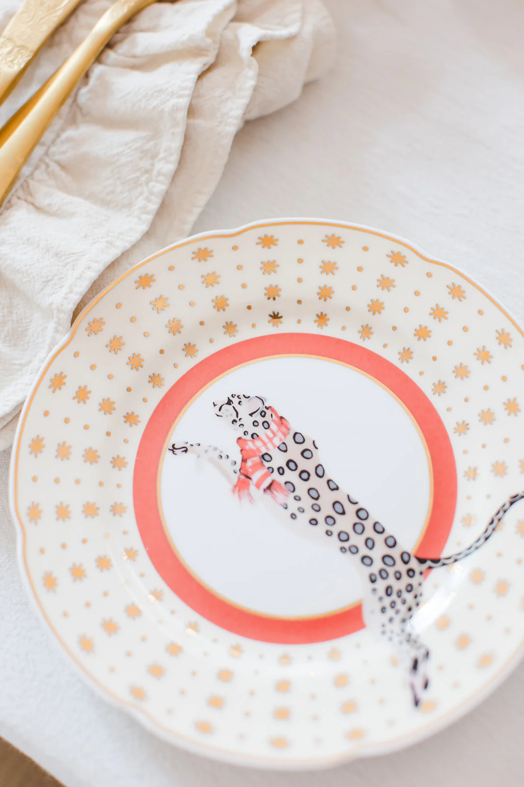 Yvonne Ellen Christmas Snow Leopard Tea Plate | At Portmeirion Online ...