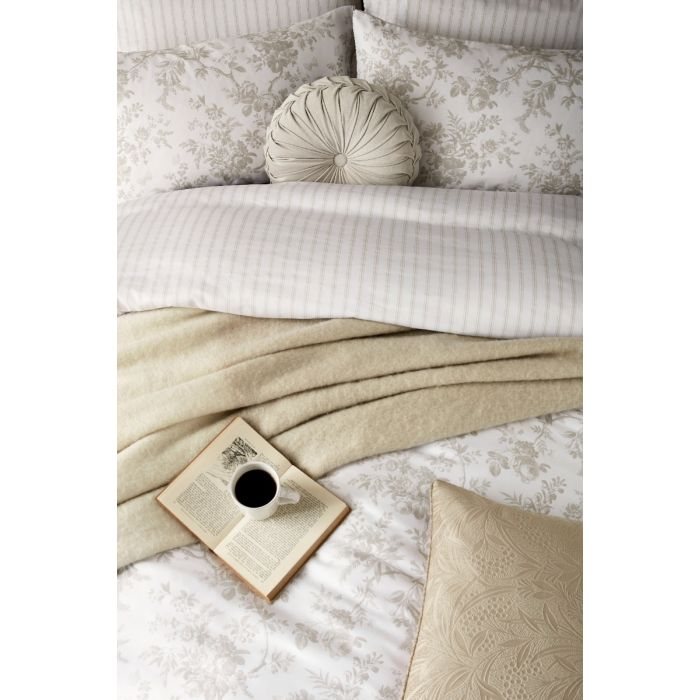 Laura Ashley Walled Garden Dove Grey Bedding | At Portmeirion Online ...