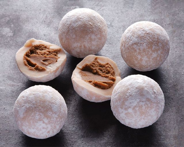 Charbonnel et Walker Pink & Milk Marc de Champagne Luxury Striped Truf ...