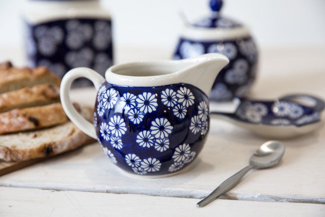 London Pottery Sugar and Creamer Set Small Daisies - Portmeirion Online