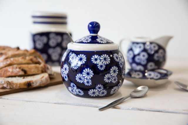 London Pottery Sugar and Creamer Set Small Daisies - Portmeirion Online